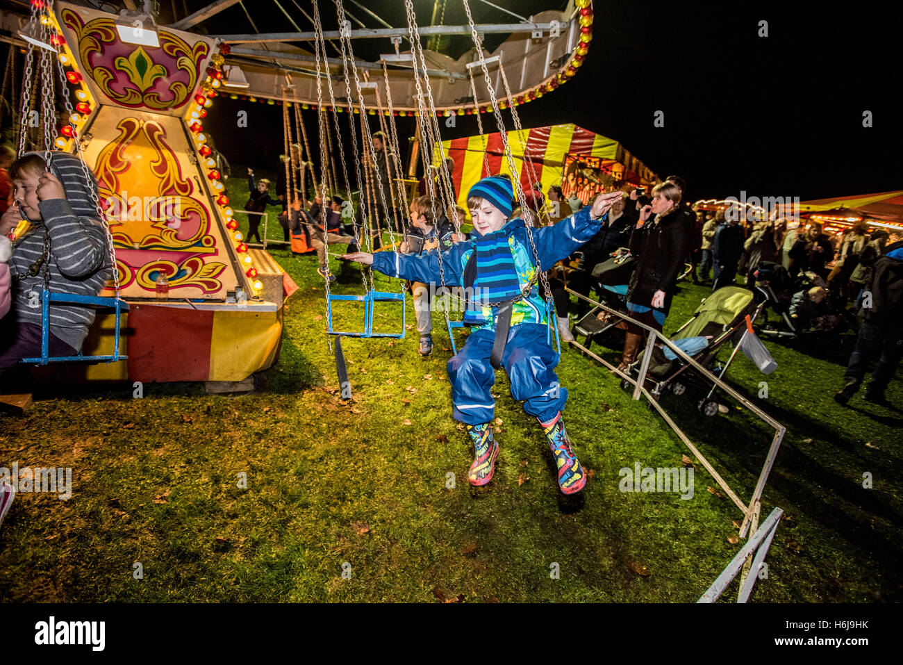 Vintage funfair hi-res stock photography and images - Alamy