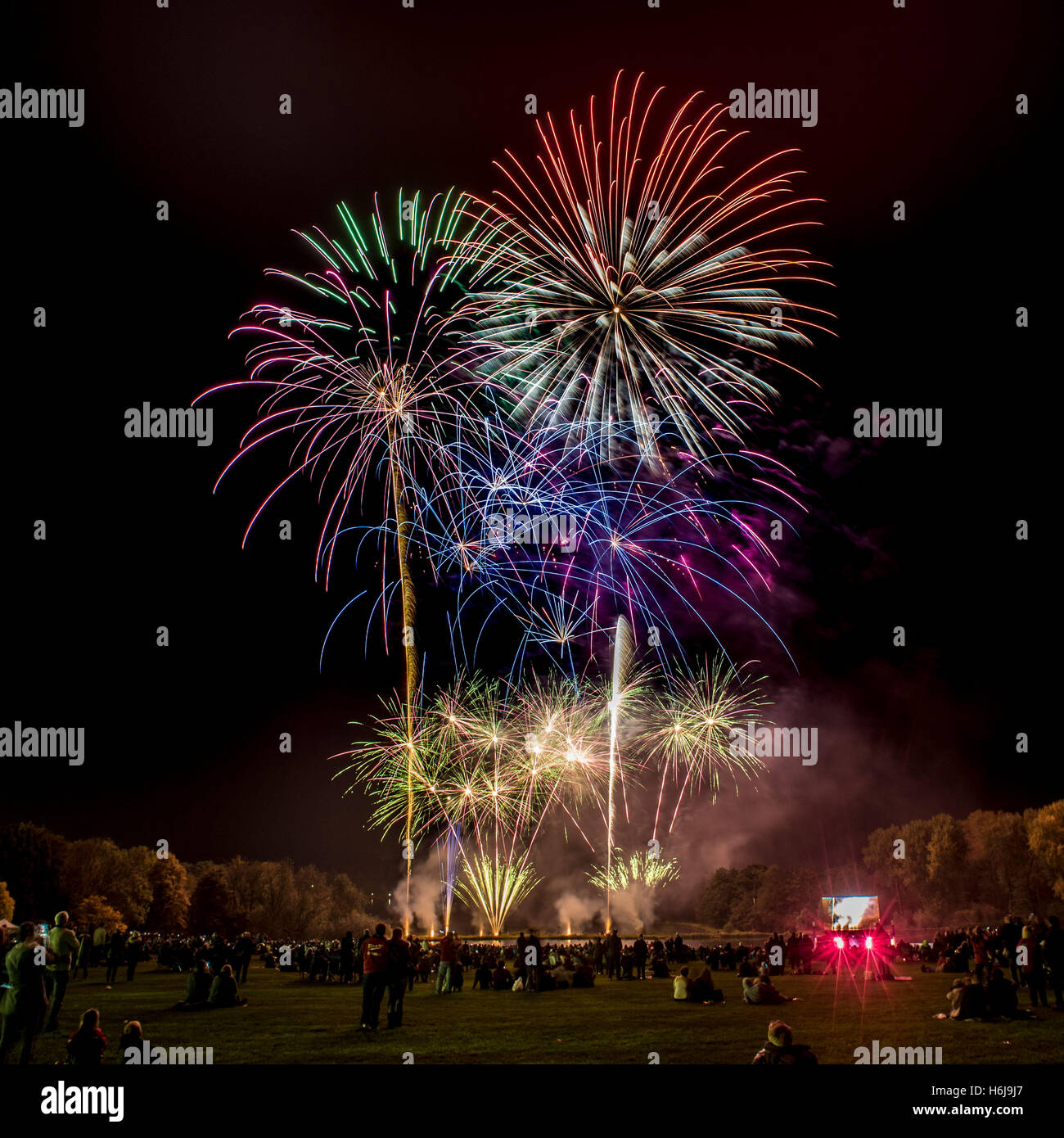 Outdoor shower screen hi-res stock photography and images - Alamy