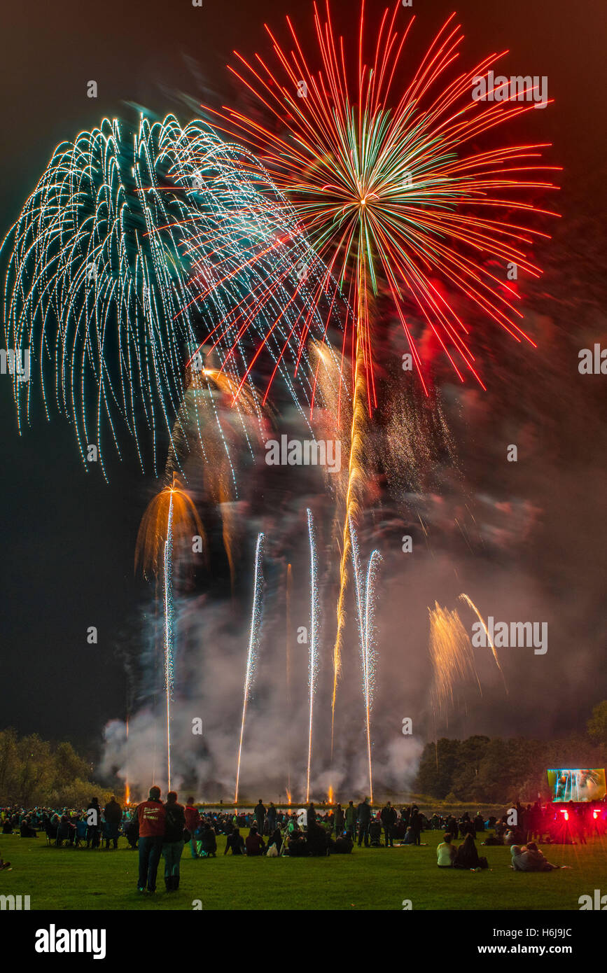 Organised firework displays hi-res stock photography and images - Alamy