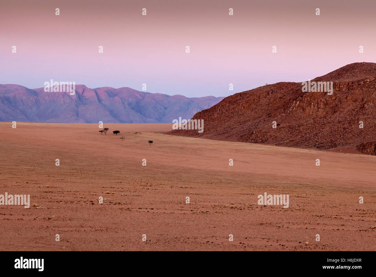 Sossusvlei namibia sunset colours hi-res stock photography and images ...