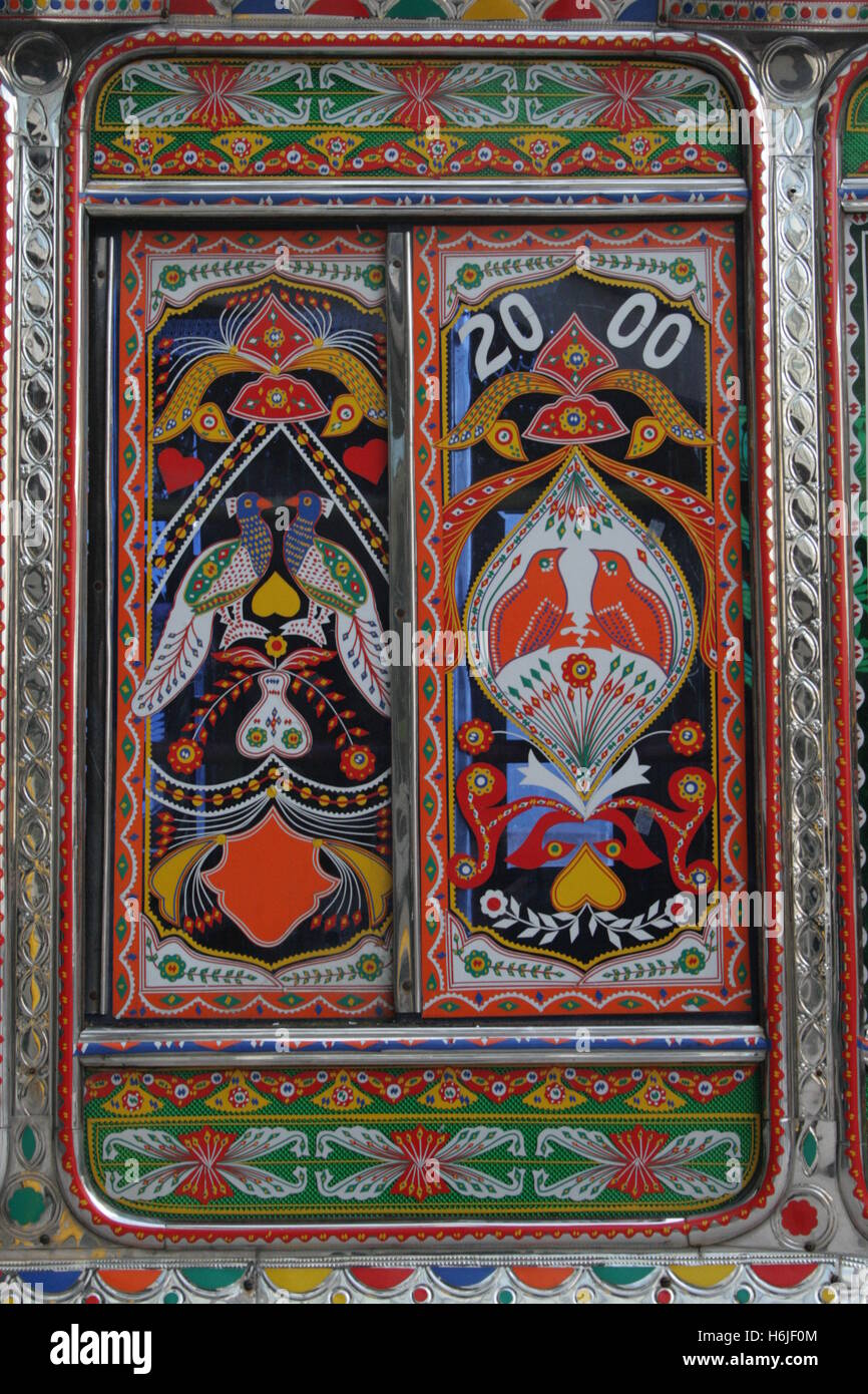 The pakistan bus hi-res stock photography and images - Alamy