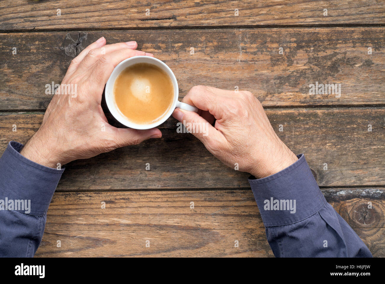 Male hands cup coffee hi-res stock photography and images - Alamy