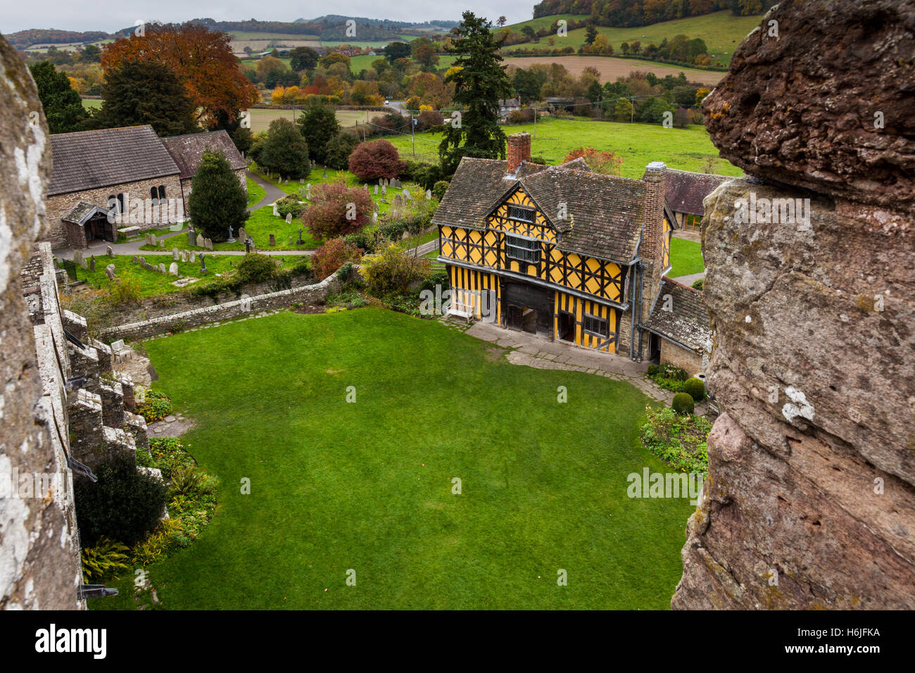 Timber framed castle hi-res stock photography and images - Alamy