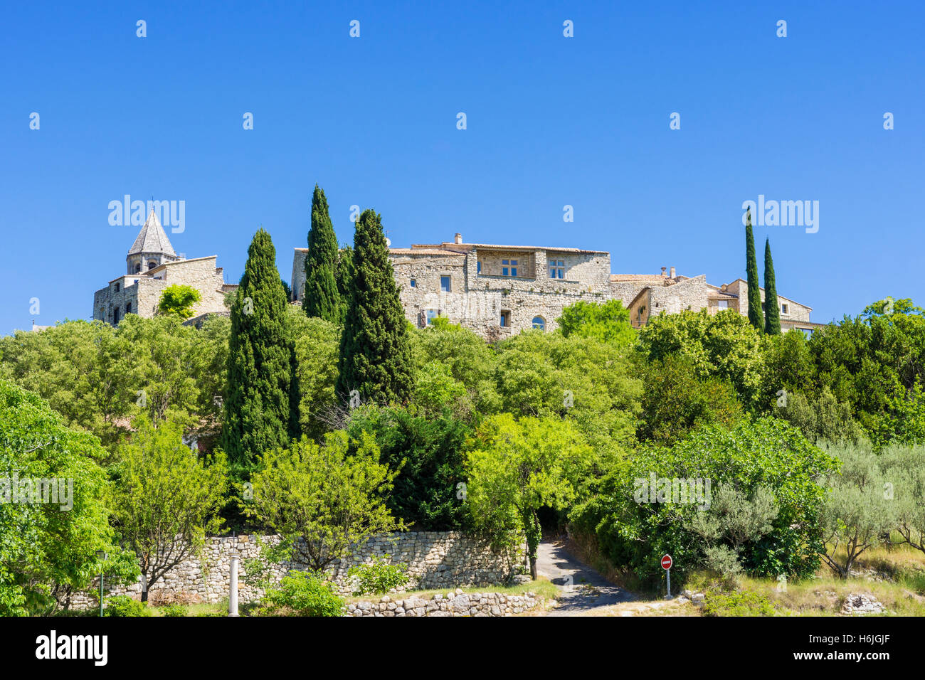 Medieval hill top village hi-res stock photography and images - Alamy