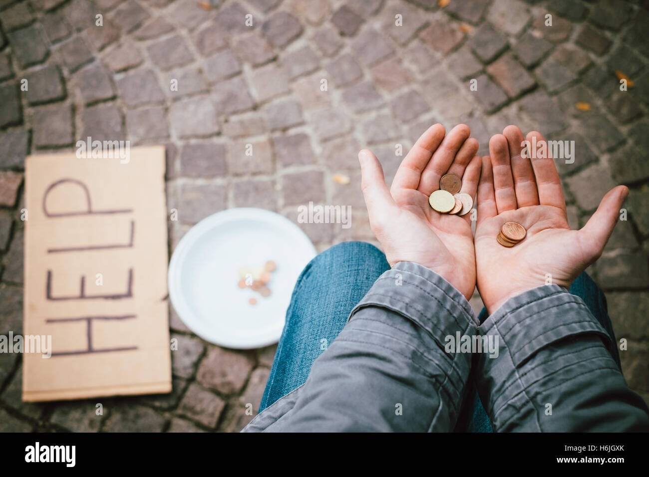 Giving money homeless hi-res stock photography and images - Alamy