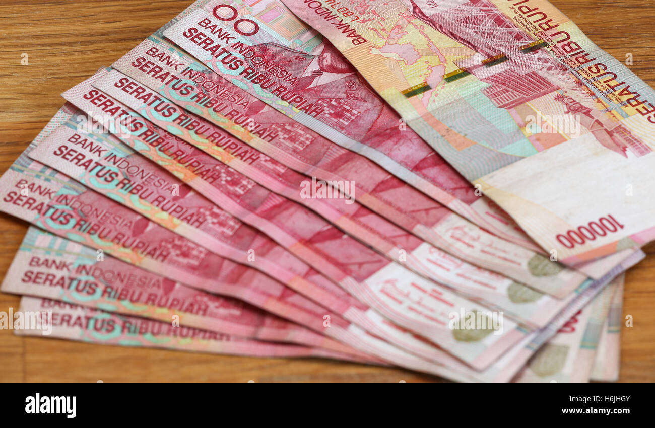 Indonesian money / Rupiah Stock Photo - Alamy