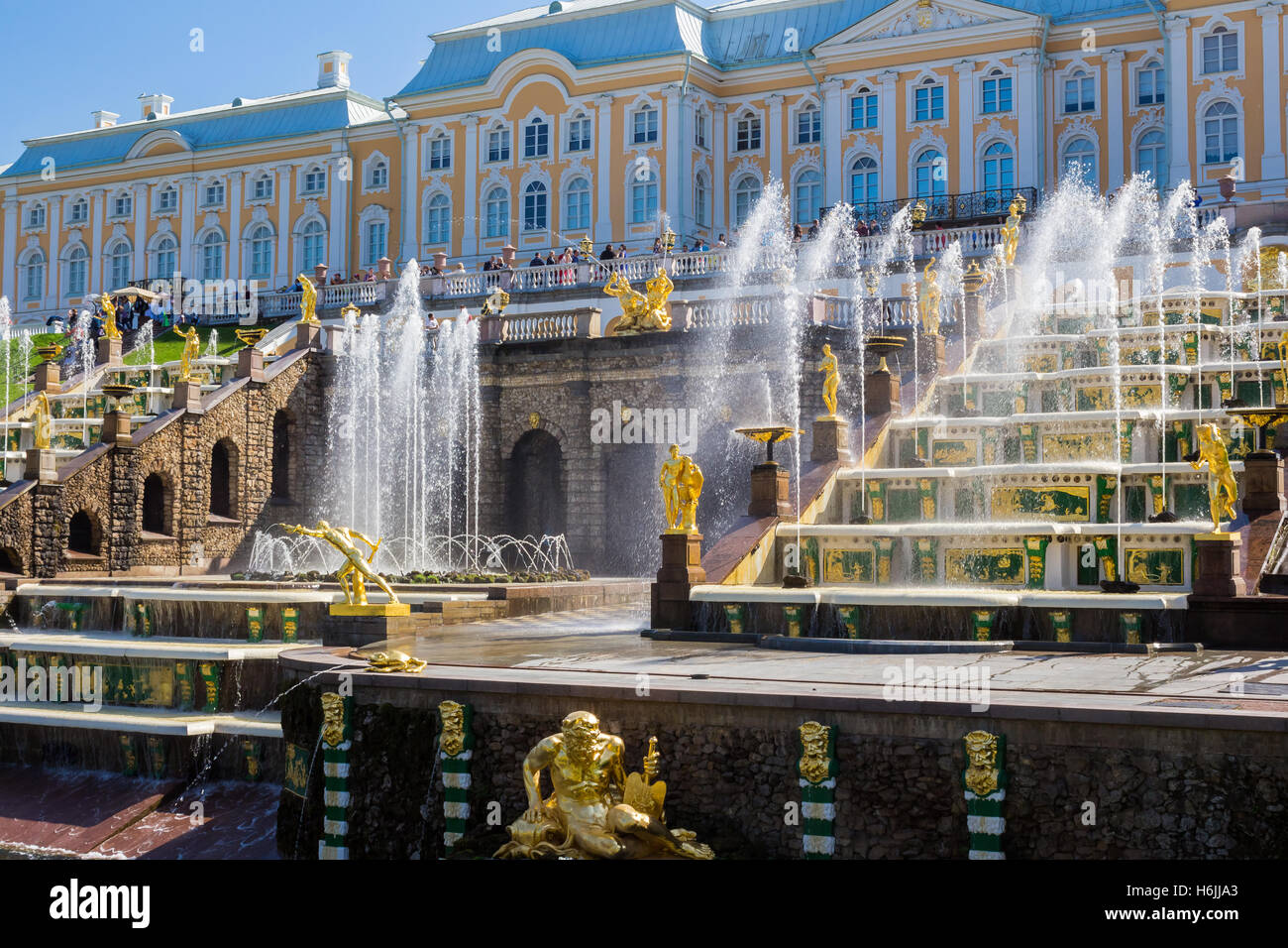 Peterhof Palace And Grand Cascade Of Fountains Stock Photo Alamy peterhof-palace-and-grand-cascade-of-fountains-stock-photo-alamy