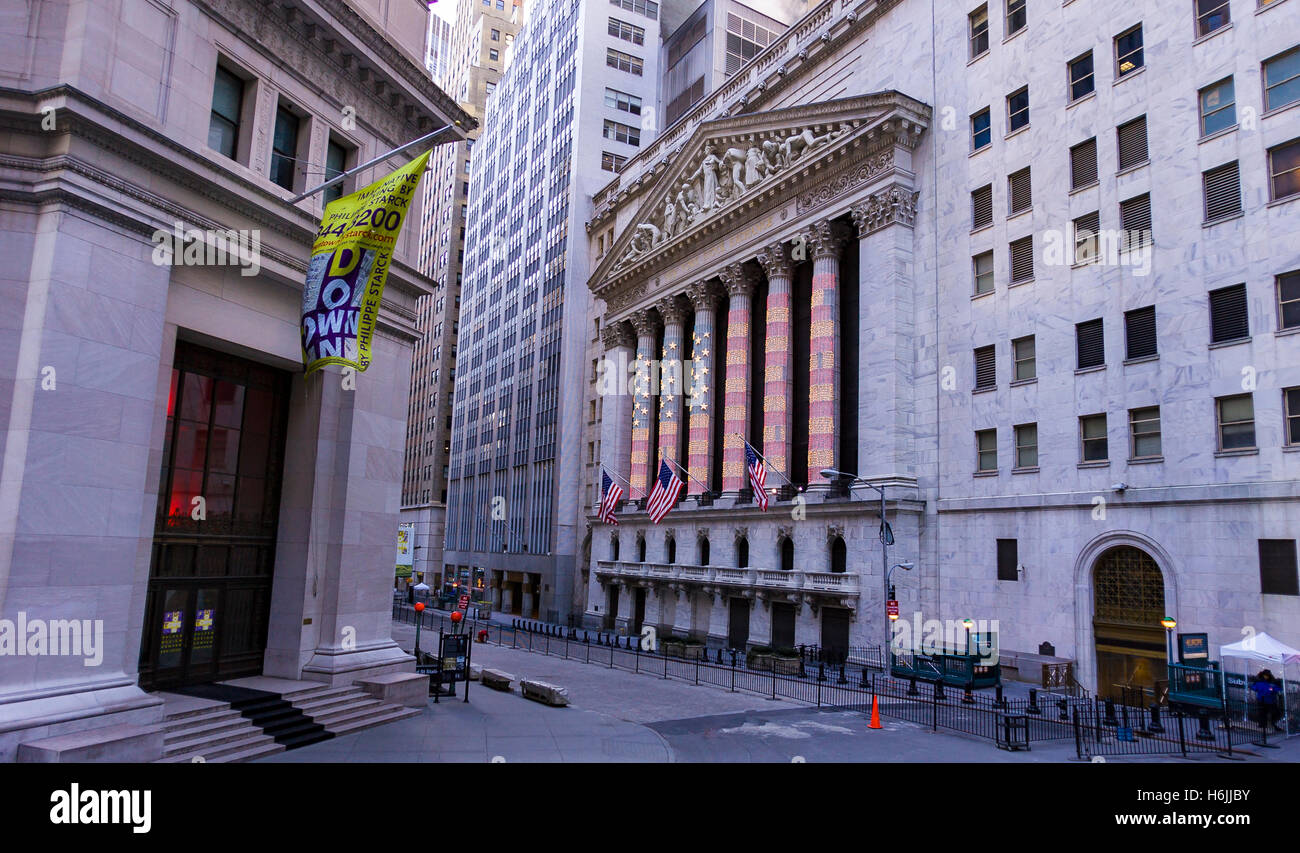 NEW YORK, NEW YORK, USA - New York Stock Exchange building exterior on ...