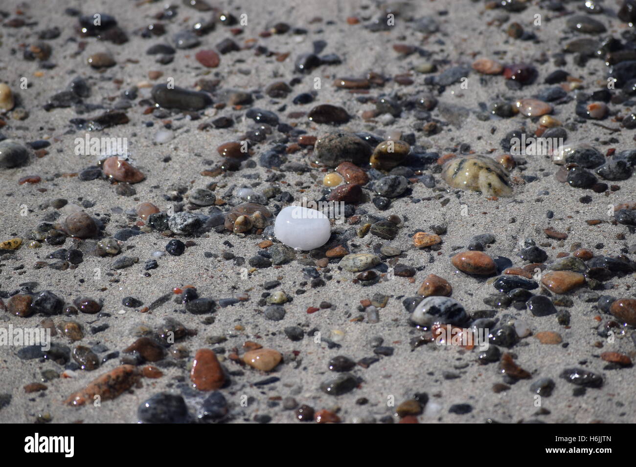 Flying stones hi-res stock photography and images - Alamy
