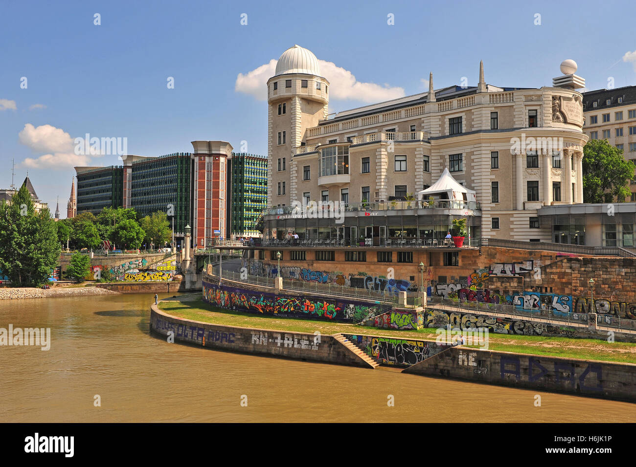 Vienna center canal riverside area hi-res stock photography and images ...
