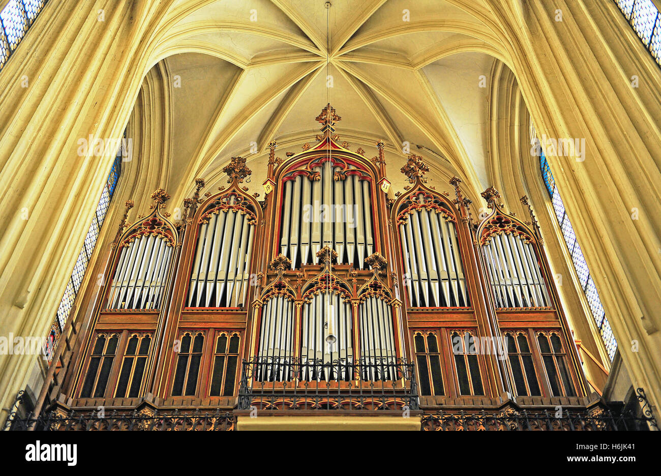 Antique organ hi-res stock photography and images - Alamy