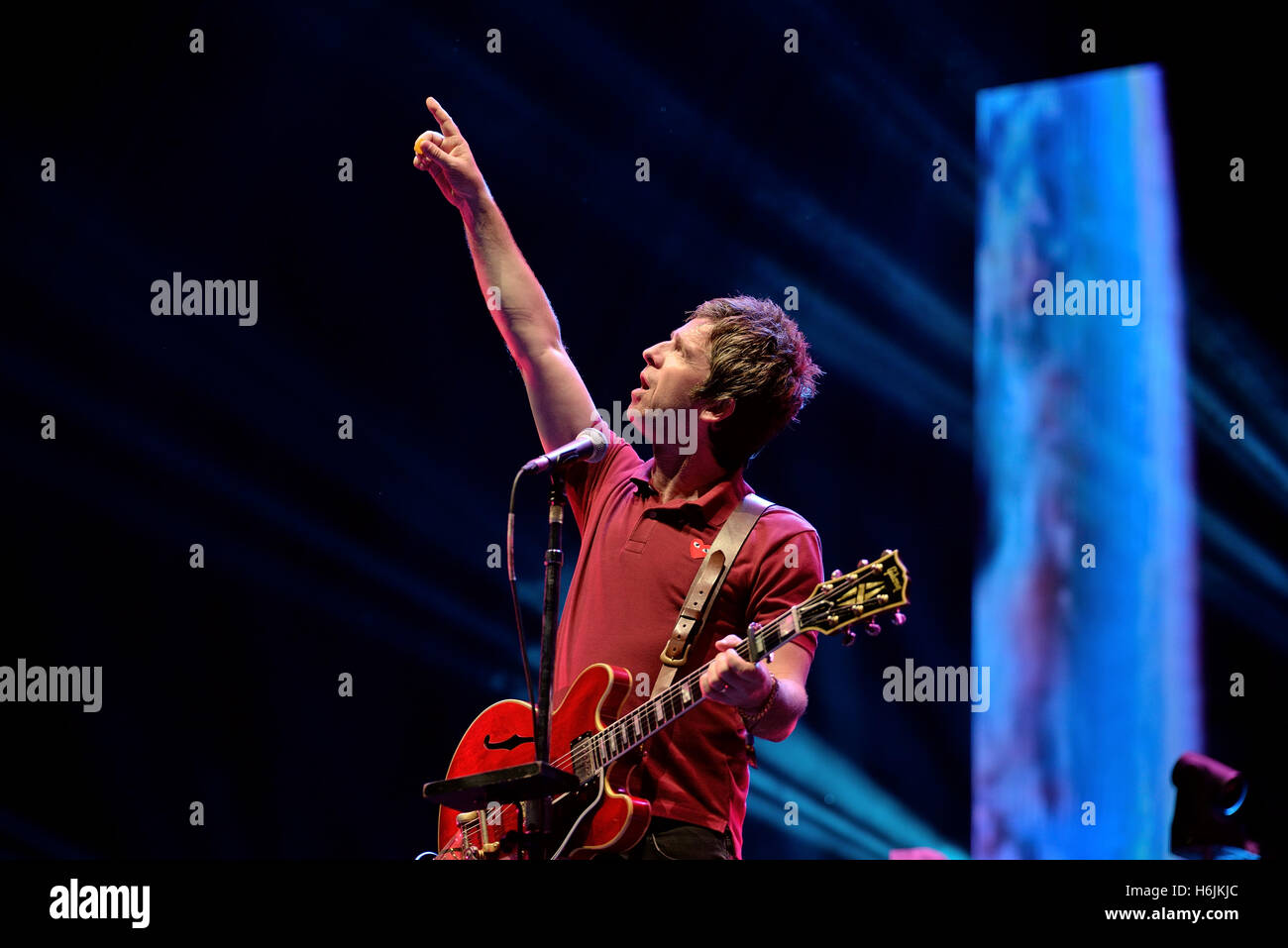 British musician singer hi-res stock photography and images - Alamy