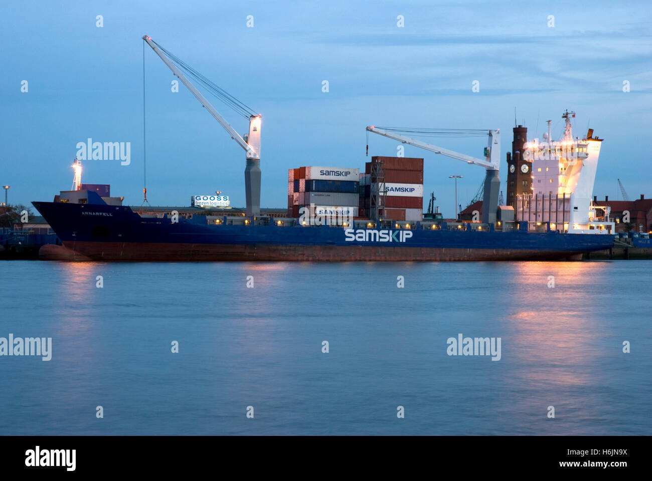 Container port night hi-res stock photography and images - Alamy