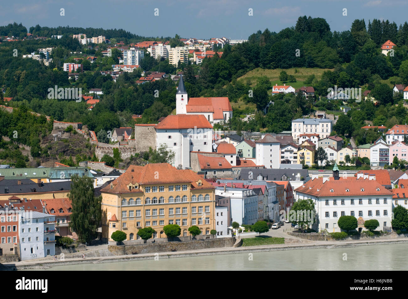 Ilzstadt with Veste Niederhaus fortress at Inn river waterfront, Passau ...