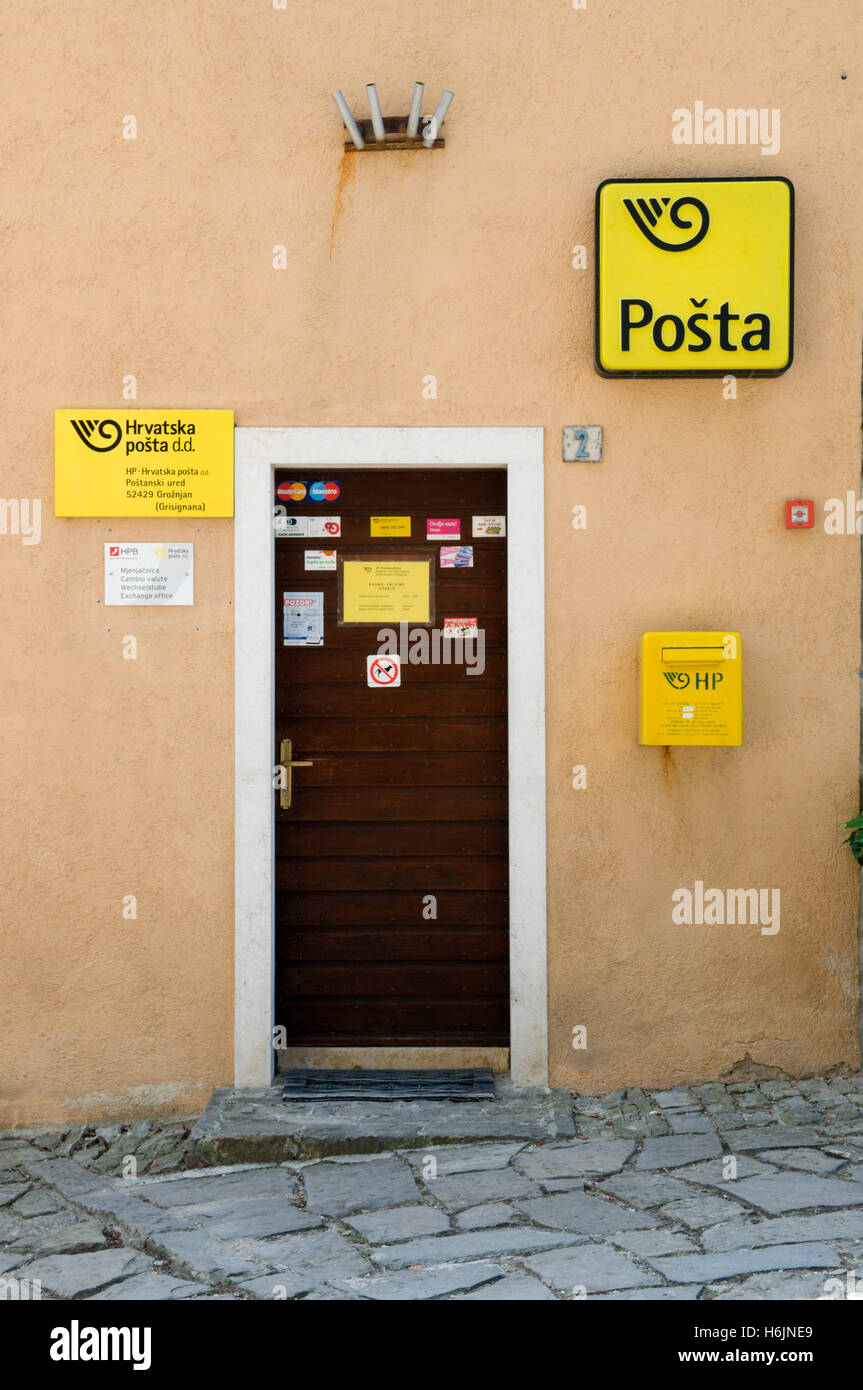 Brands with mountain logo hi-res stock photography and images - Alamy