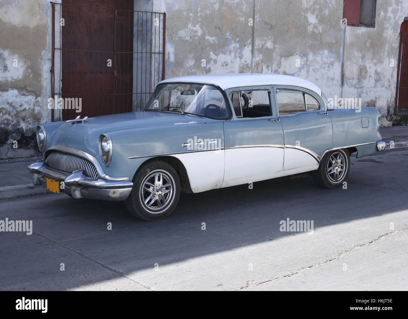 Dwarfed by shadow hi-res stock photography and images - Alamy