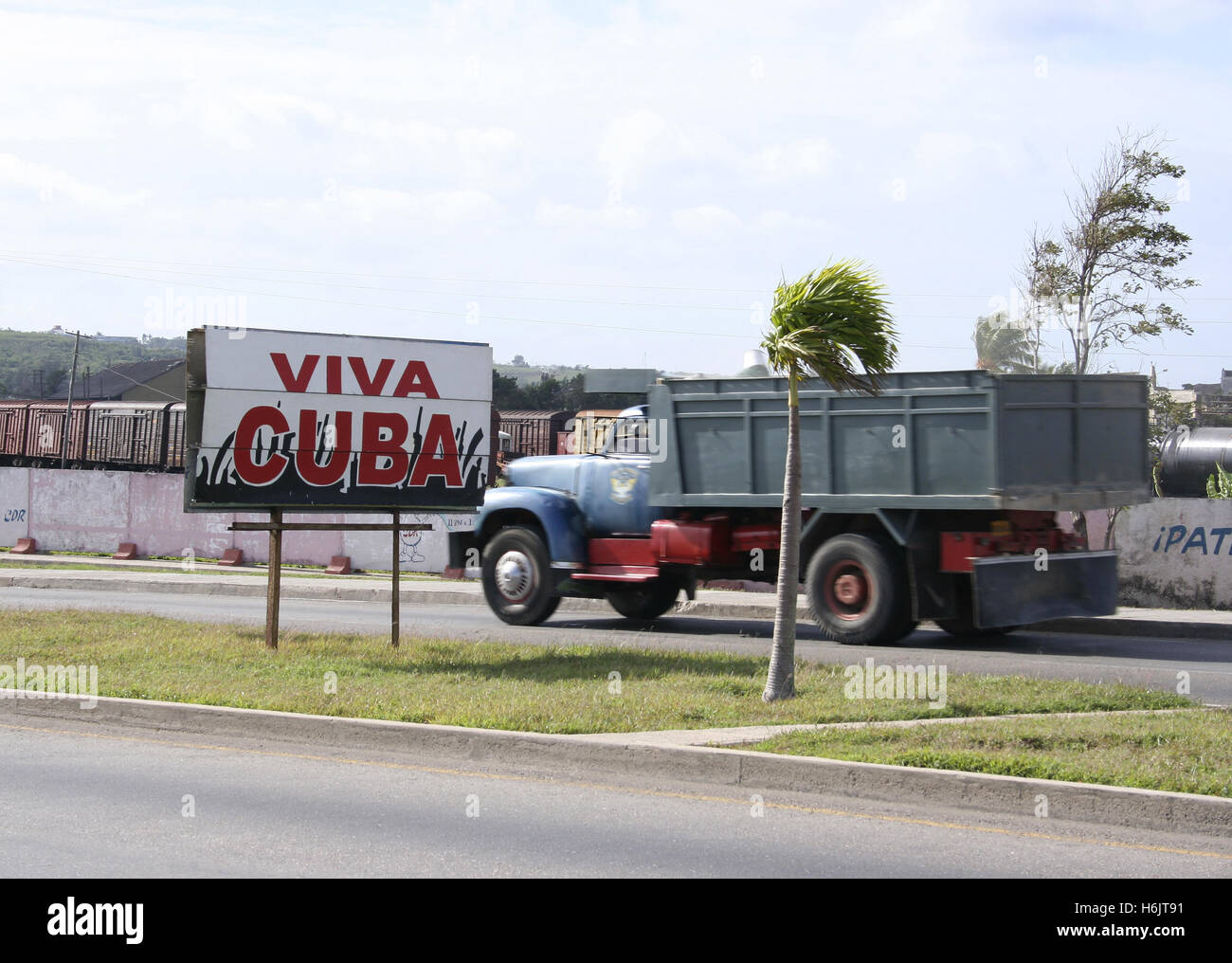 Road sign signs cuba hi-res stock photography and images - Alamy