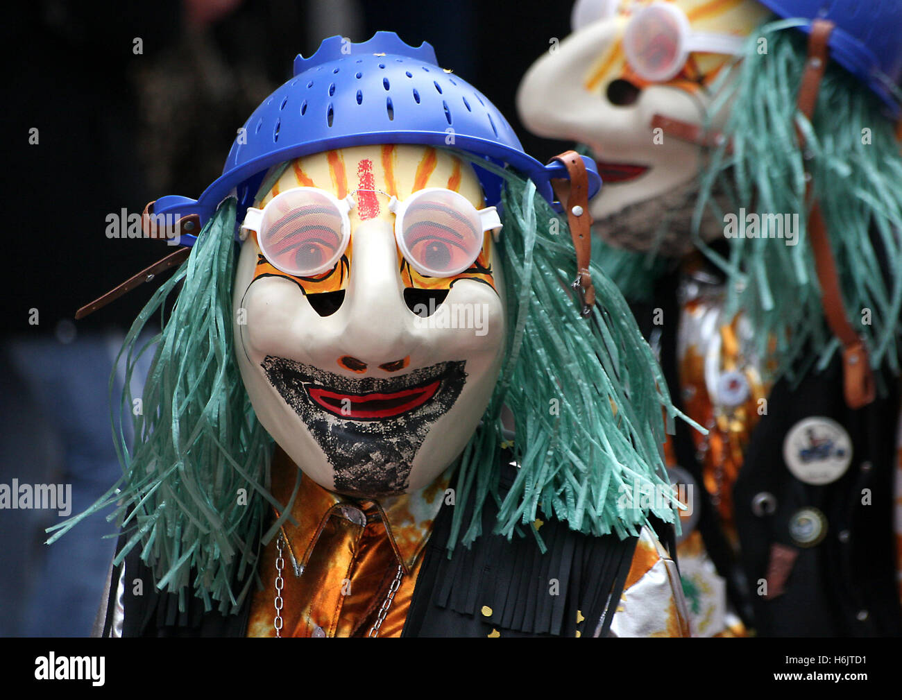 Masking pan hi-res stock photography and images - Alamy