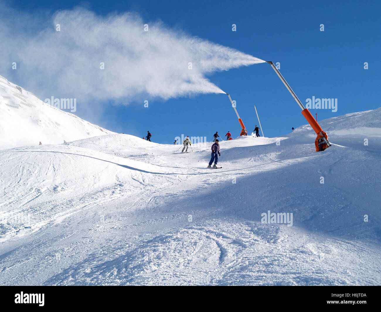 Snow blowers hi-res stock photography and images - Alamy