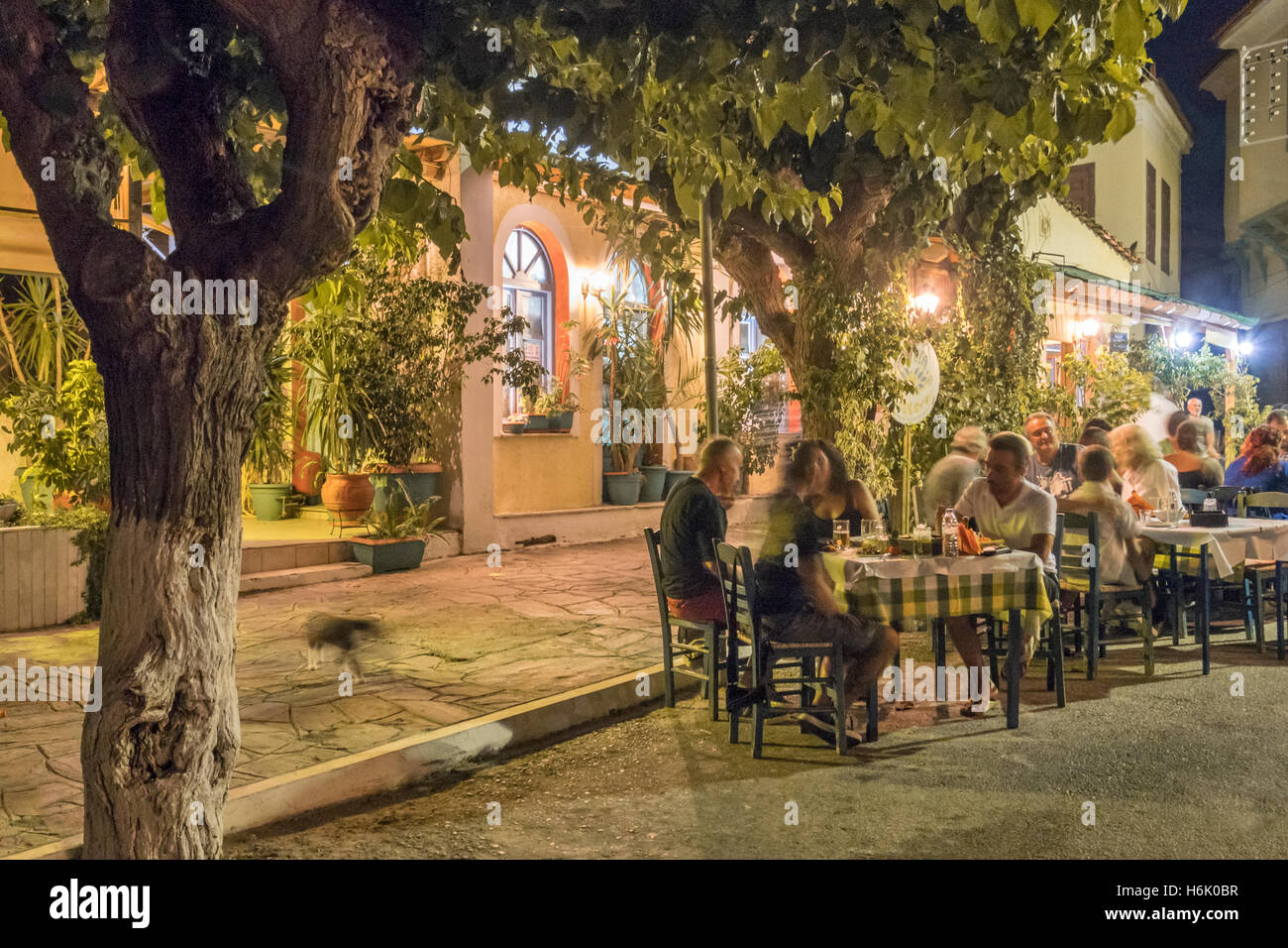 Samos taverna hi-res stock photography and images - Alamy