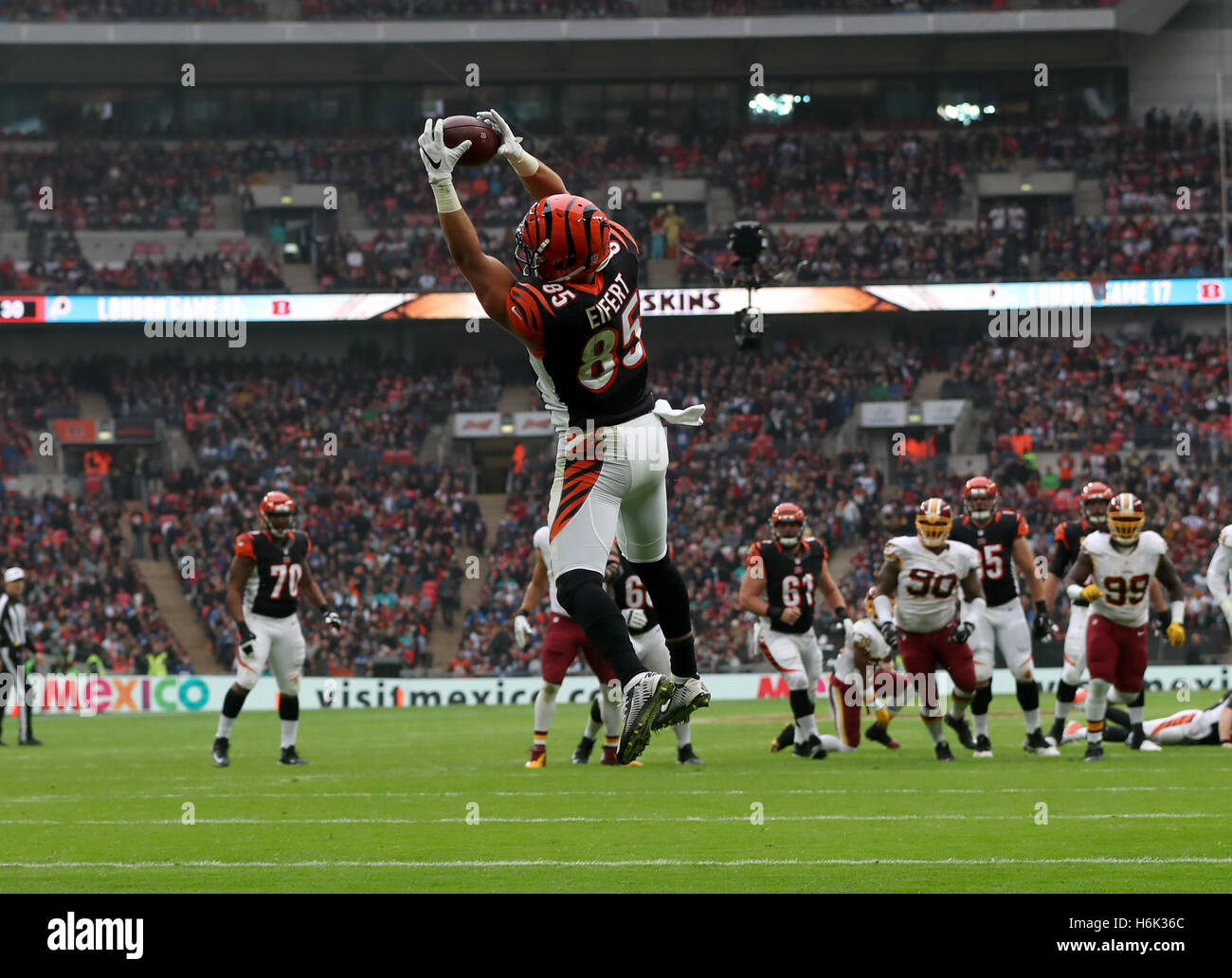 Sides second touchdown game hi-res stock photography and images - Alamy