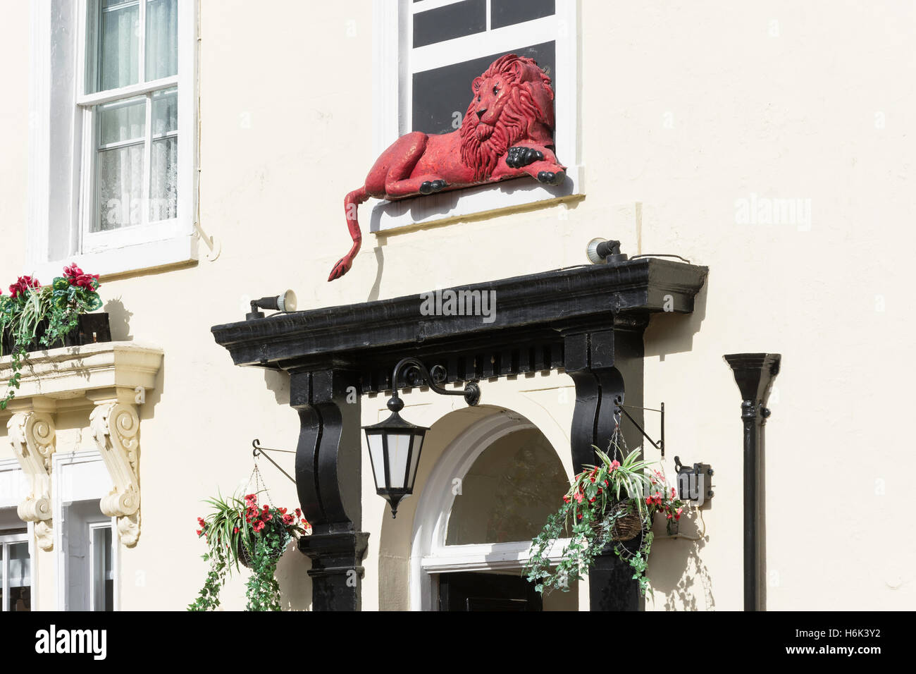 The Red Lion Hotel, London Road, Basingstoke, Hampshire, England ...