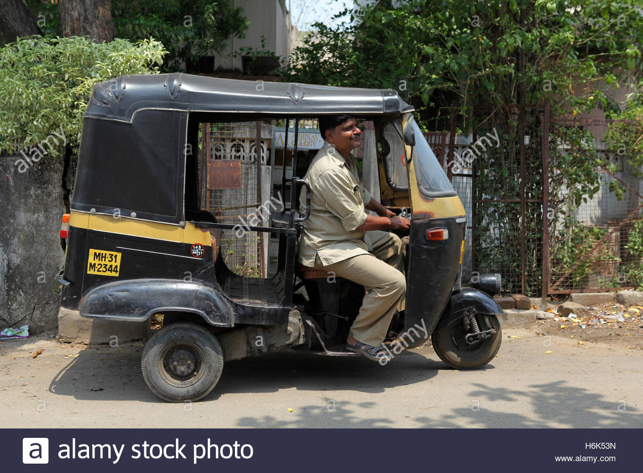 India Driver Uniform High Resolution Stock Photography and Images - Alamy