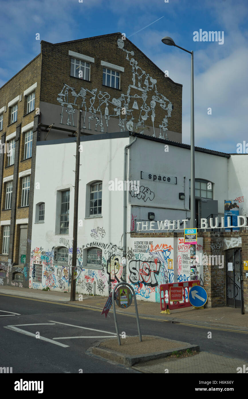 Artists studios and warehouses in Hackney Wick, which construction ...