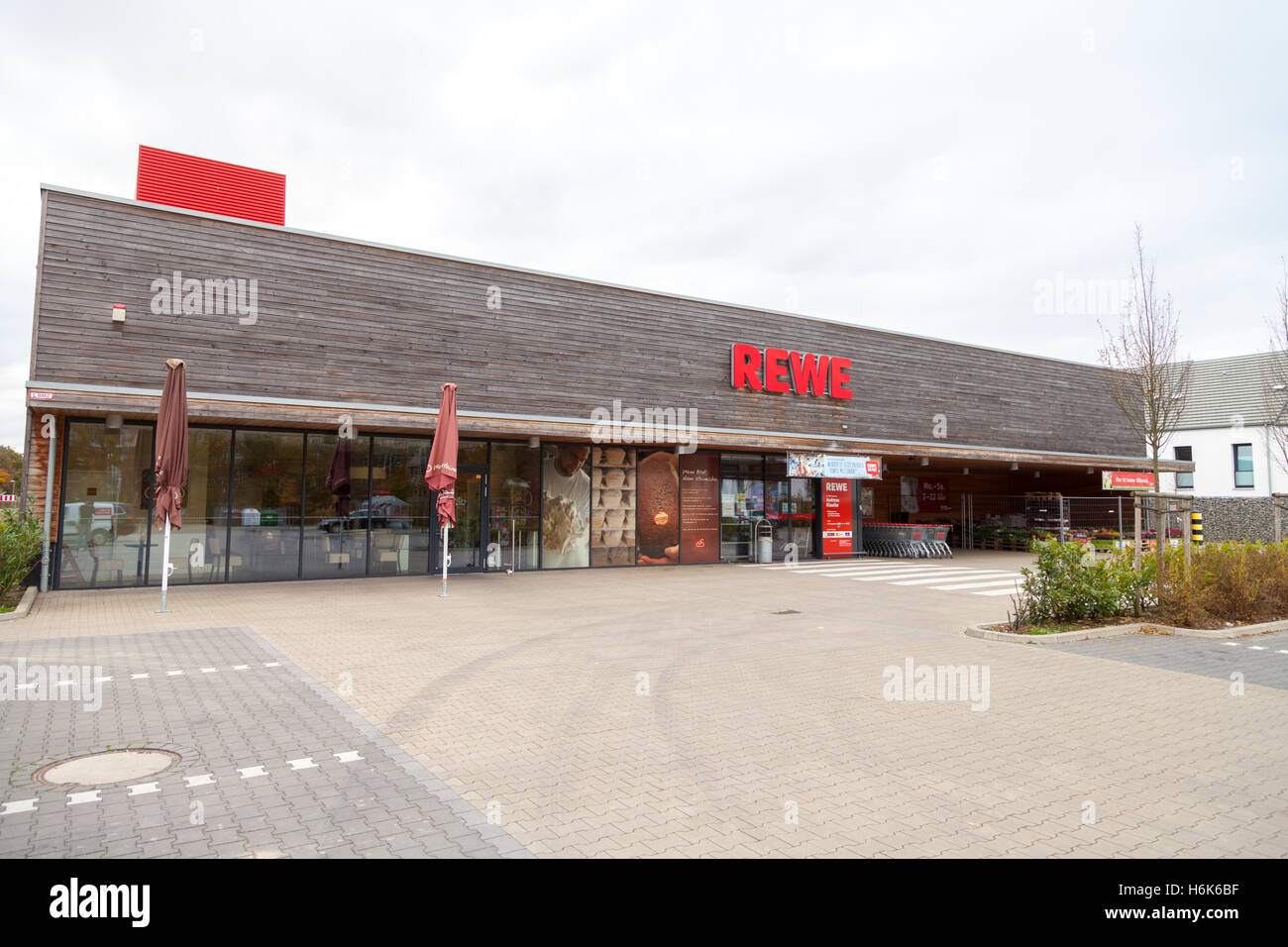 Rewe family hi-res stock photography and images - Alamy