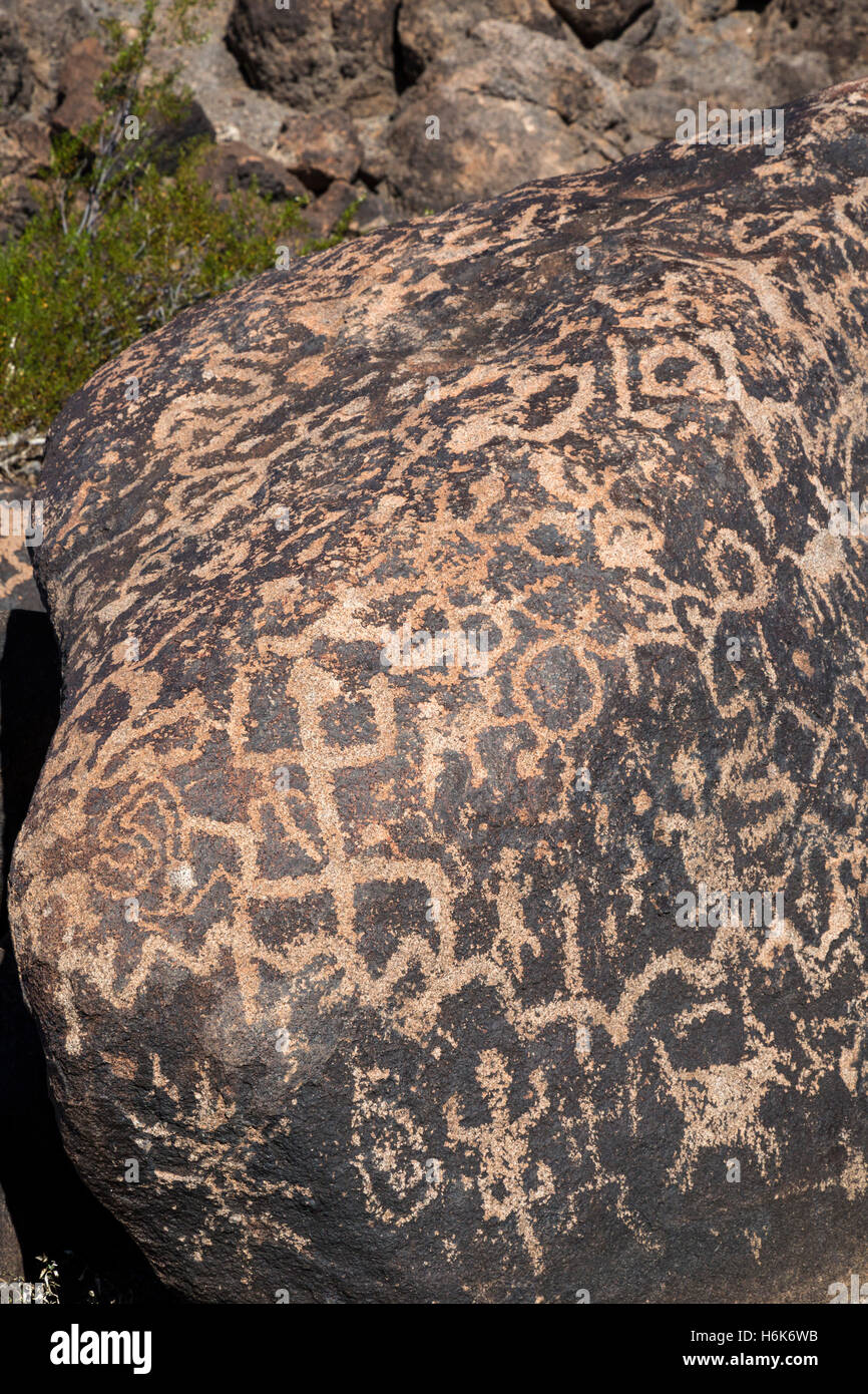 Gila Bend, Arizona - The Painted Rock Petroglyph Site Stock Photo - Alamy