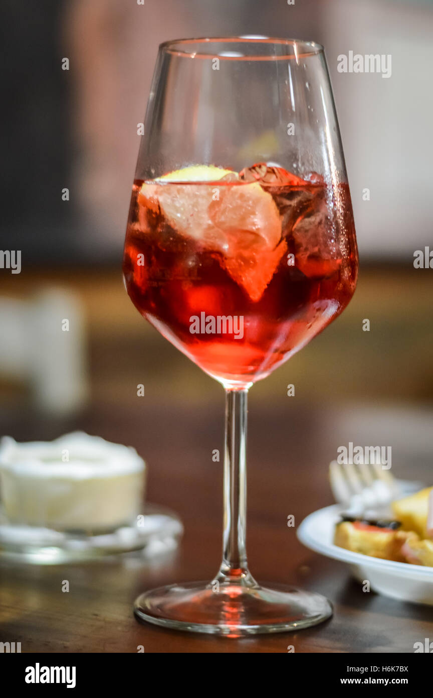 Italian Spritz cocktail Stock Photo - Alamy