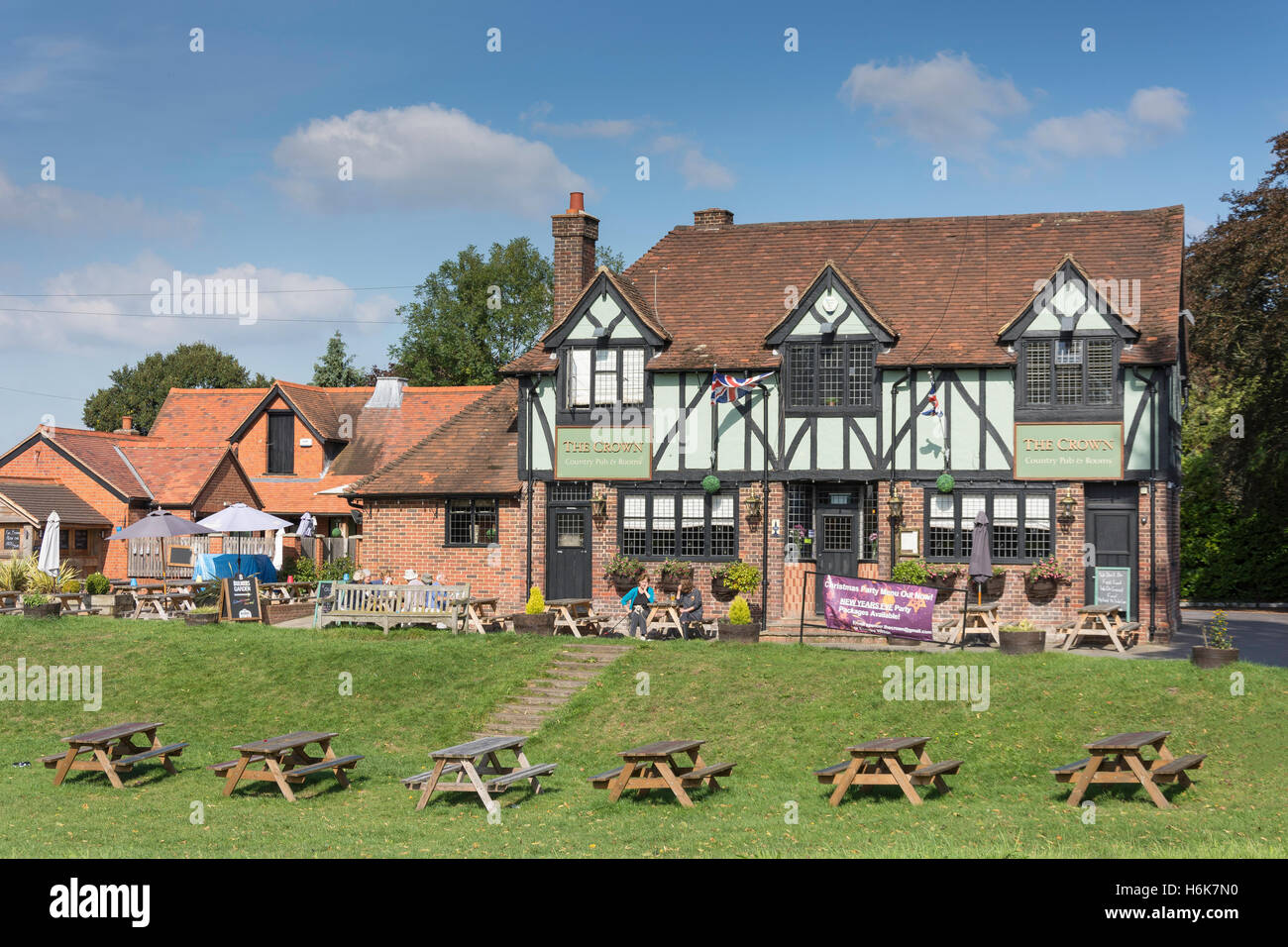 18th century 'The Crown' Country Pub, Cookham Moor, Cookham, Berkshire ...