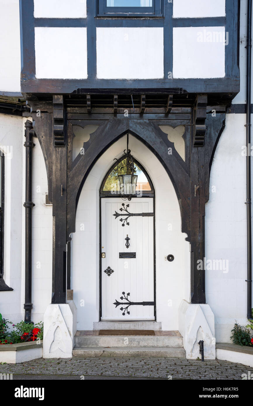 Entrance doorway house uk hi-res stock photography and images - Alamy