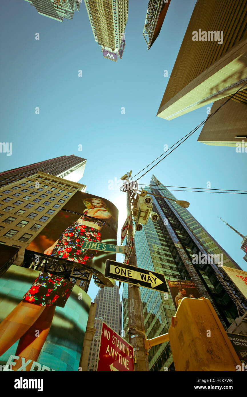 One times square hi-res stock photography and images - Alamy