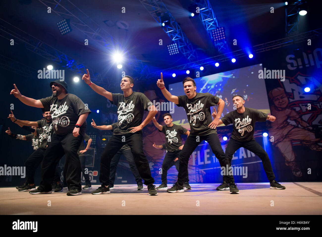 Essen, Germany. 29th Oct, 2016. The Breakdance group 'Battle Toys' from ...