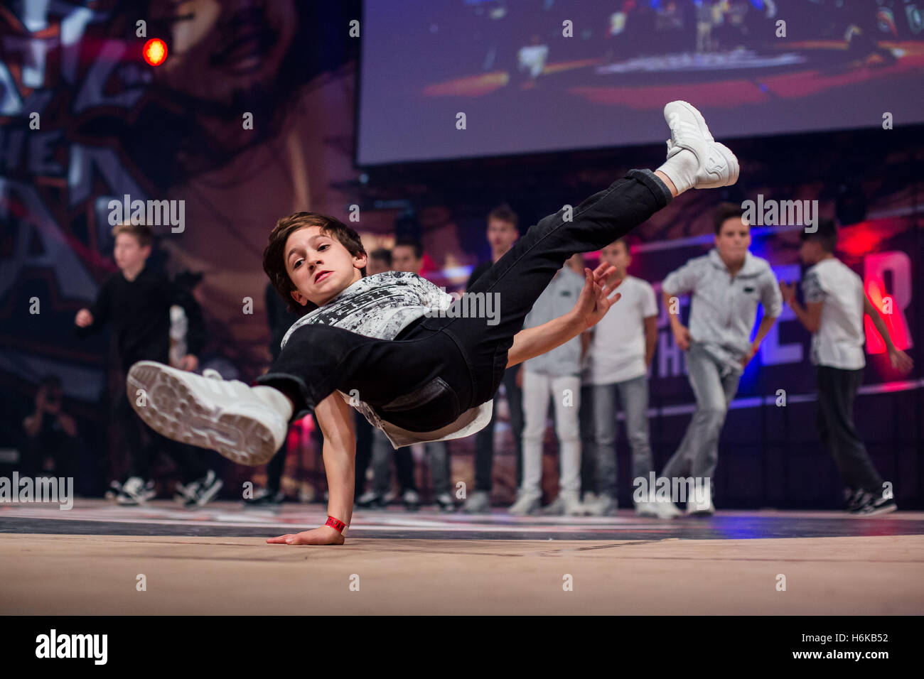 Essen, Germany. 29th Oct, 2016. The Breakdance group 'Winner Boty Kids ...