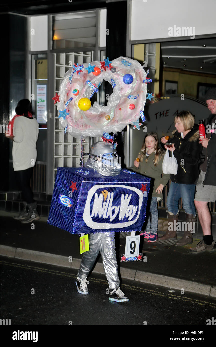 Warminster, Wiltshire, UK. 29th Oct 2016. Warminster Carnival Saturday ...