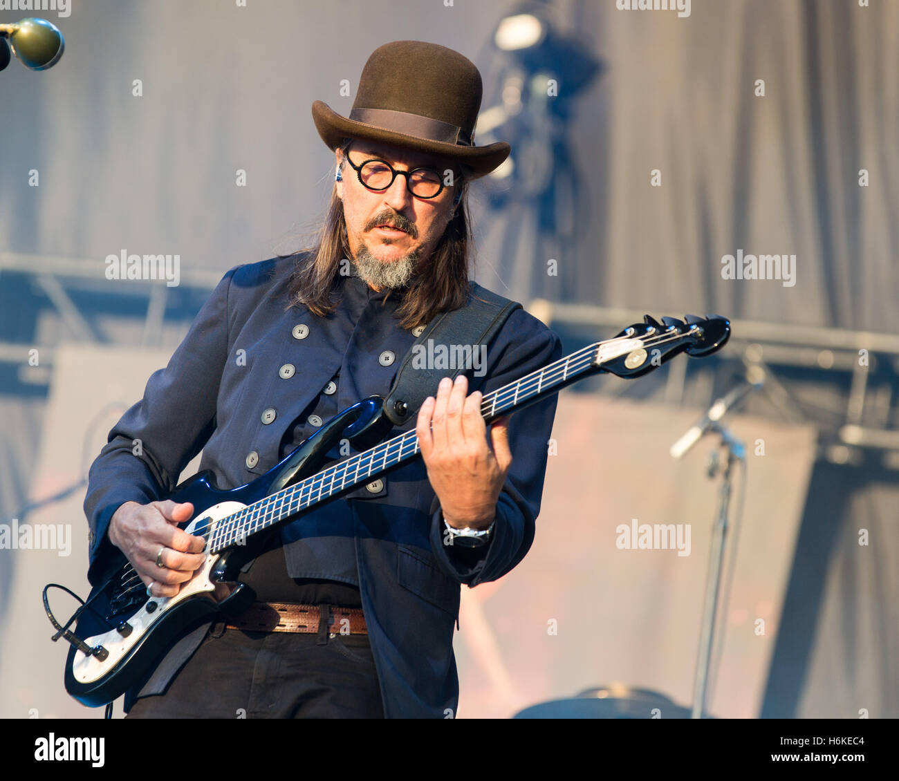 New Orleans, Louisiana, USA. 29th Oct, 2016. LES CLAYPOOL of The Lennon ...