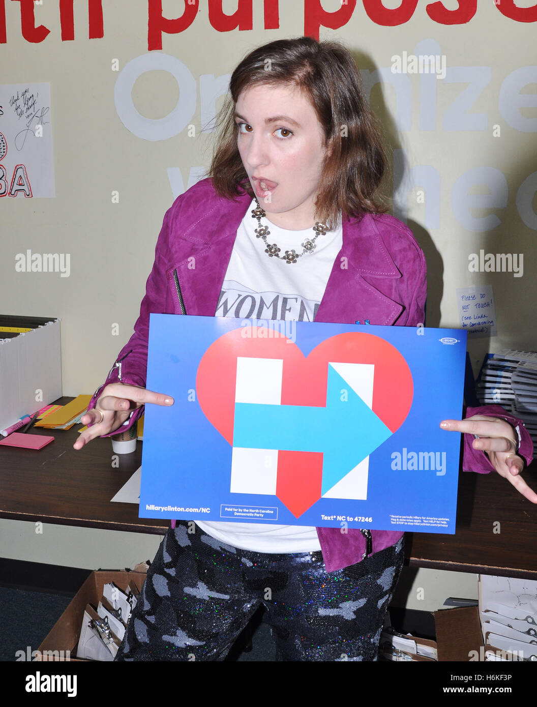 Cary, North Carolina, USA. 30th Oct, 2016. Actress LENA DUNHAM ...