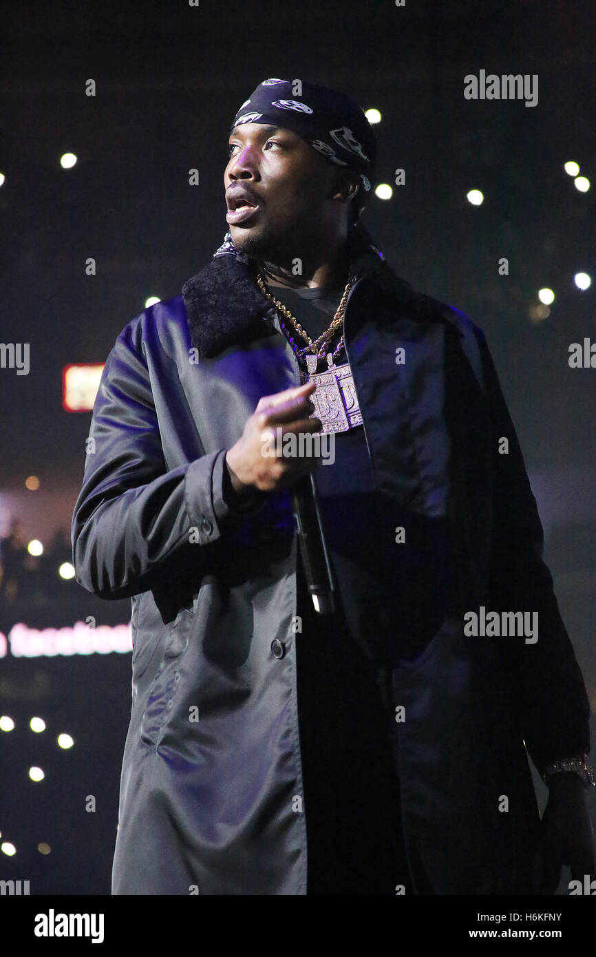 Philadelphia, PA, USA. 28th Oct, 2016. Meek Mill performing at ...