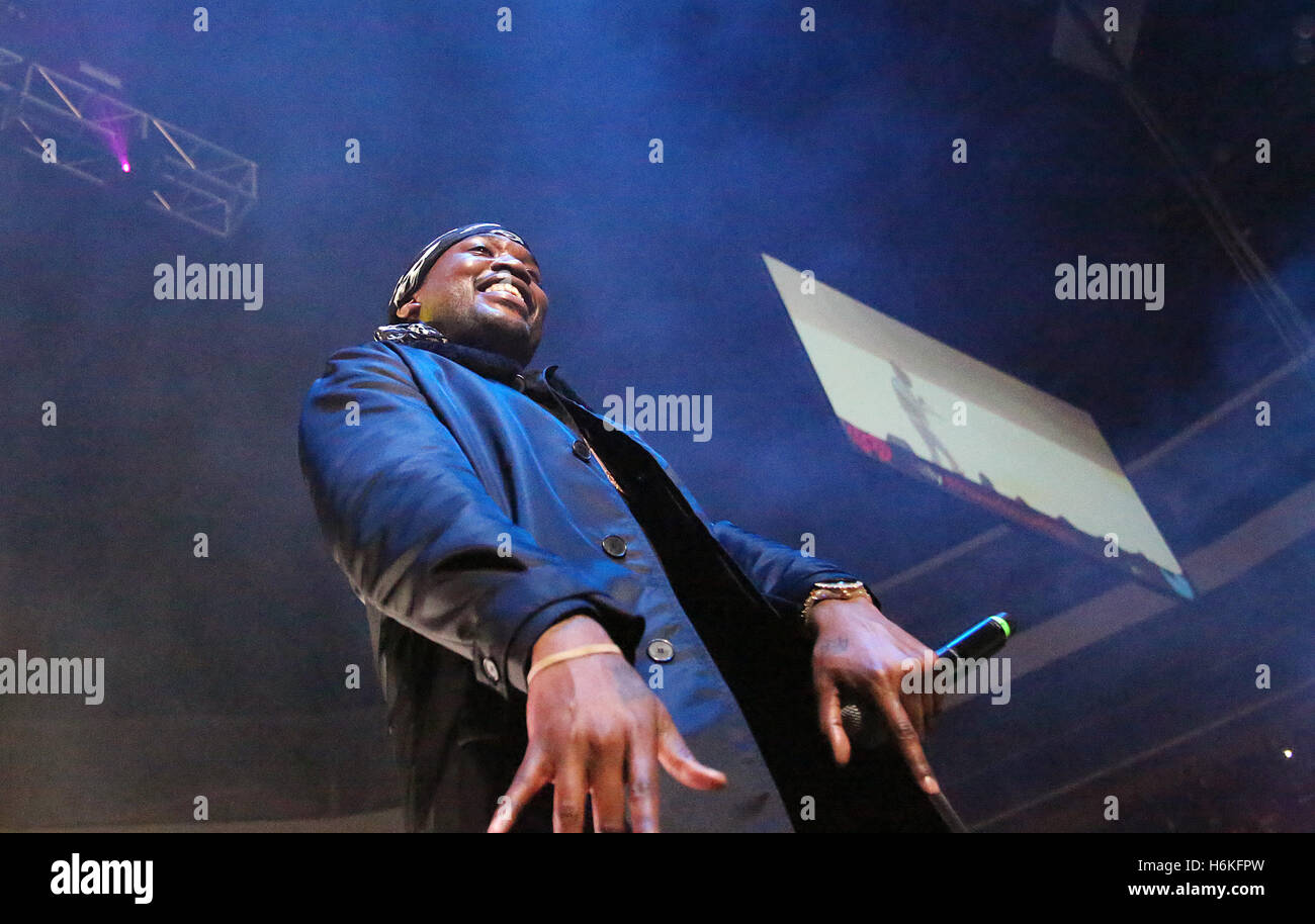 Philadelphia, PA, USA. 28th Oct, 2016. Meek Mill performing at ...