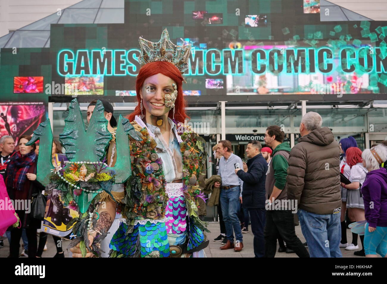 Hanging comics hi-res stock photography and images - Alamy