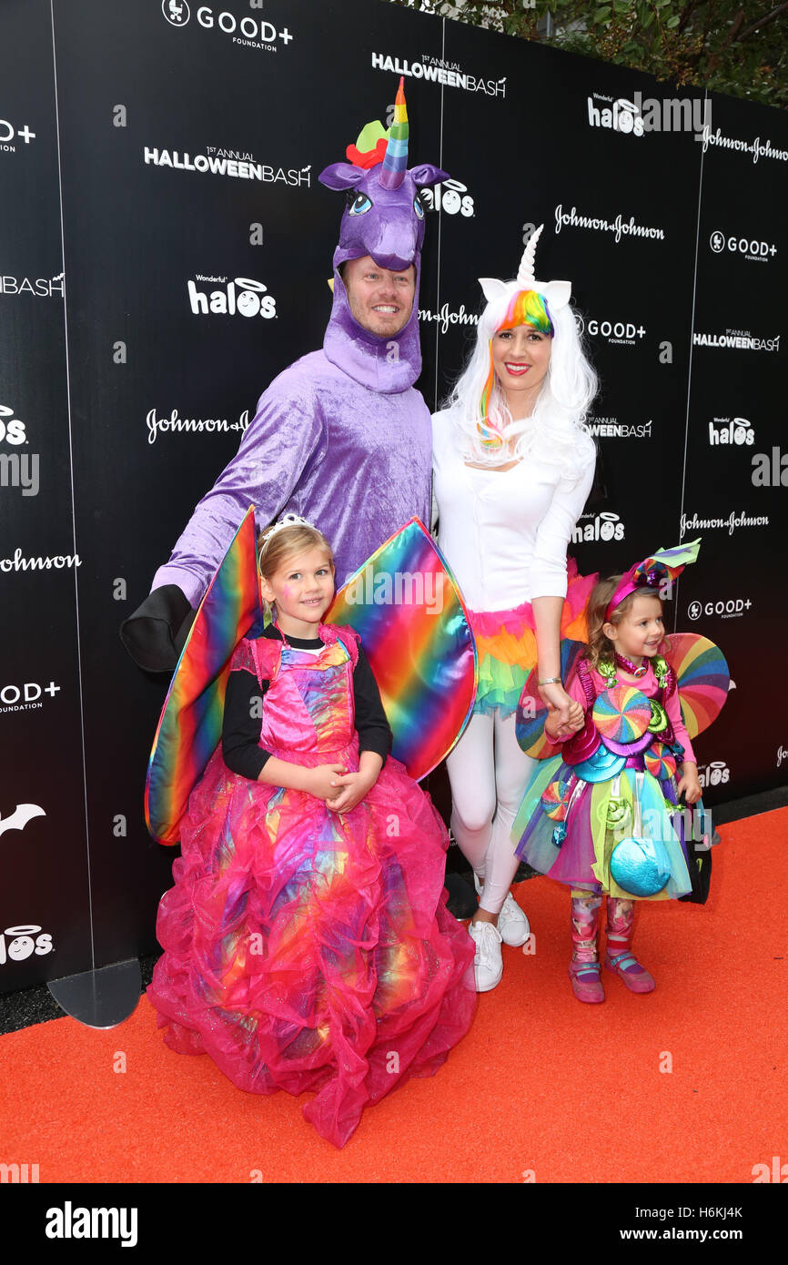Hollywood, California, USA. 30th Oct, 2016. Ian Ziering, Erin Ludwig ...