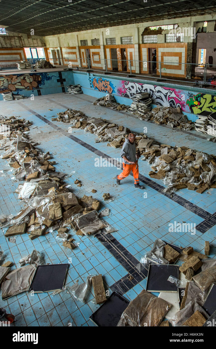 25m swimming pool hi-res stock photography and images - Alamy