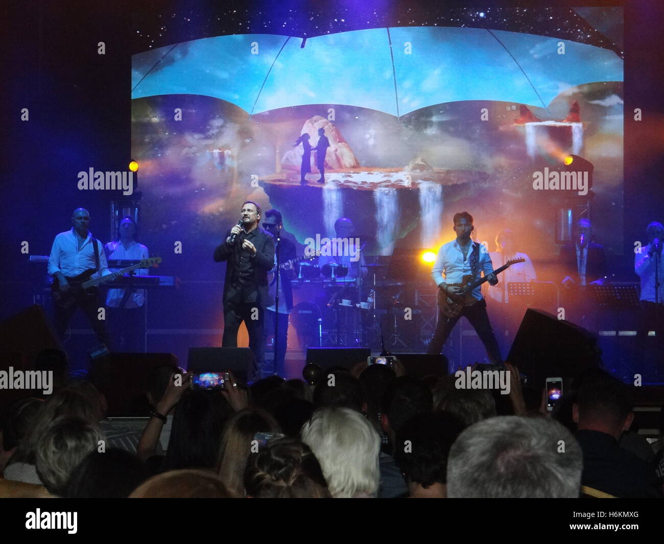 London, UK. 30th Oct, 2016. The first London's concert of a Russian ...