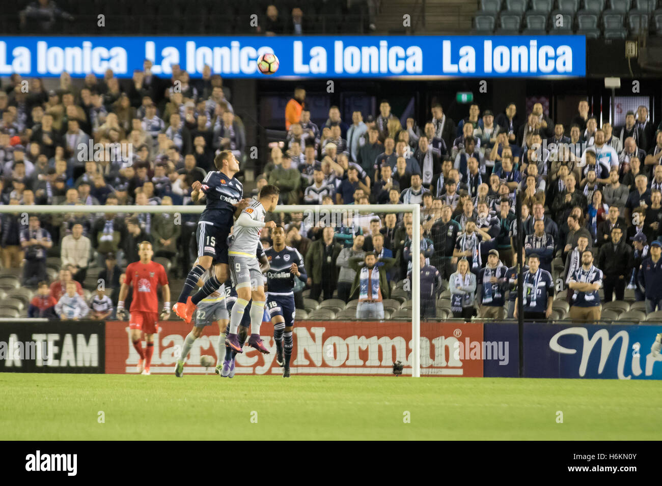 Melbourne, Australia. 31st Oct, 2016. Melbourne Victory defender Alan ...