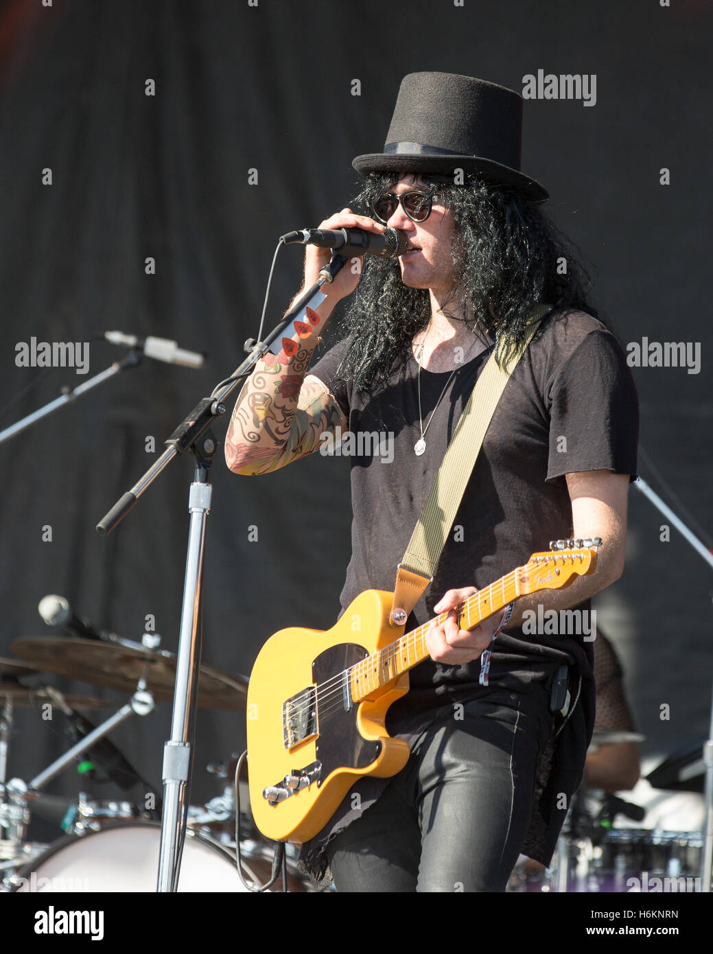New Orleans, Louisiana, USA. 30th Oct, 2016. JIMMY VALLANCE of Bob ...