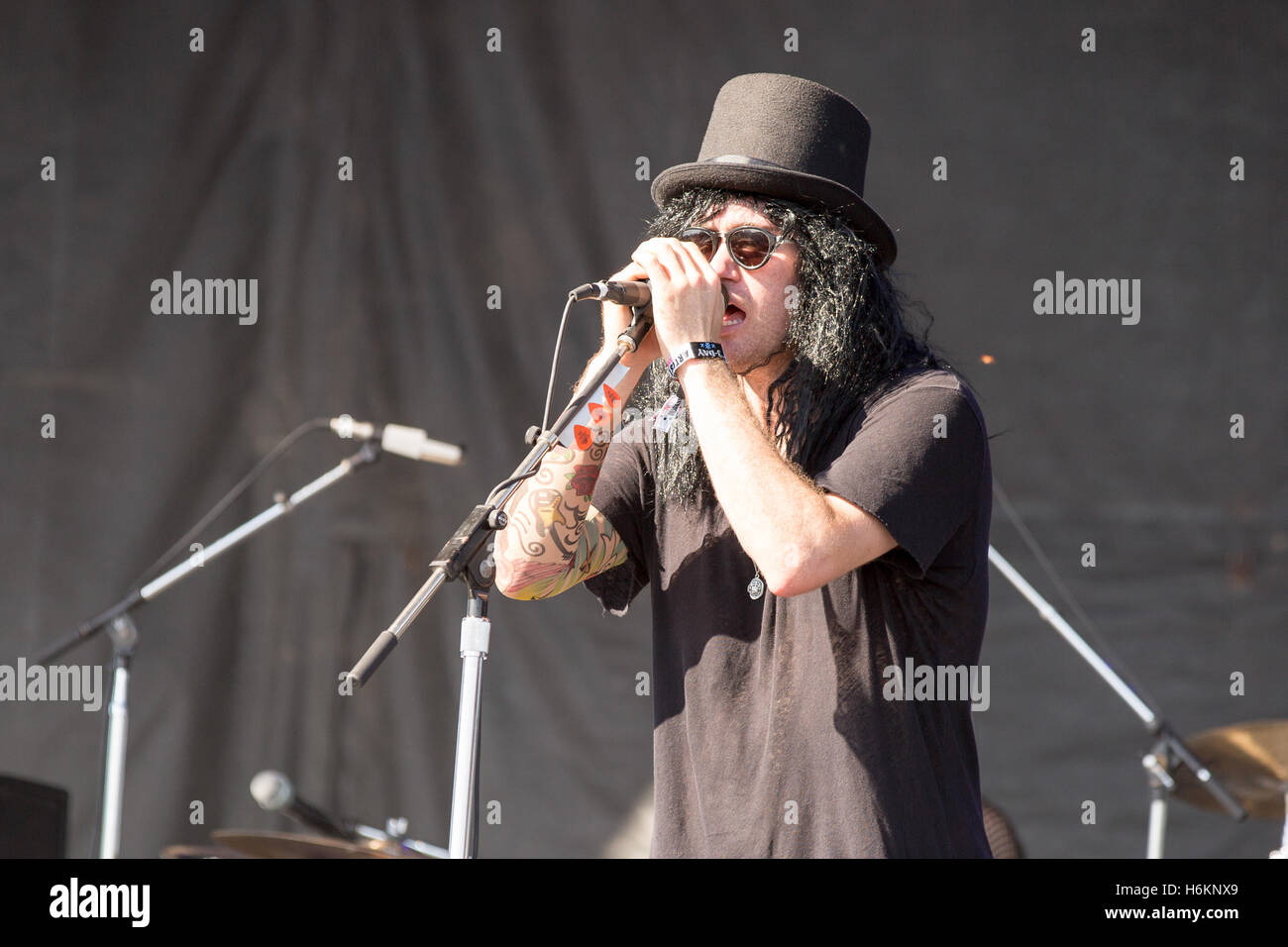 New Orleans, Louisiana, USA. 30th Oct, 2016. JIMMY VALLANCE of Bob ...