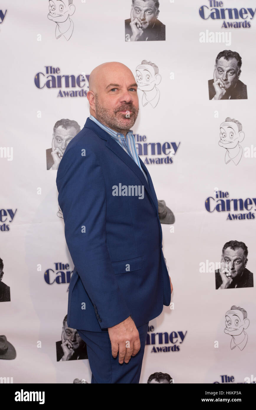 Beverly Hills, California, USA. 30th Oct, 2016. Jason Stuart arrives at ...
