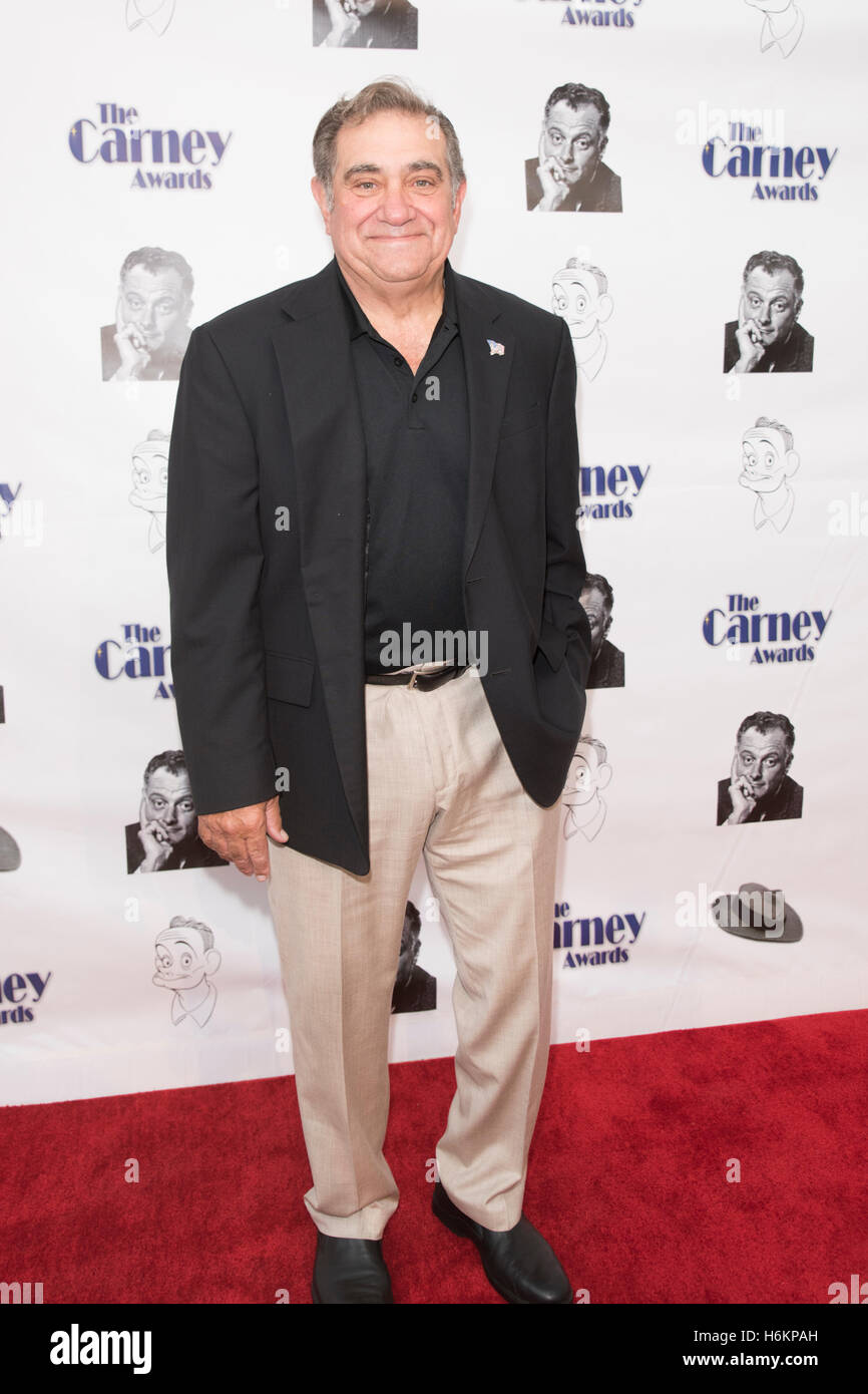 Beverly Hills, California, USA. 30th Oct, 2016. Dan Lauria arrives at ...